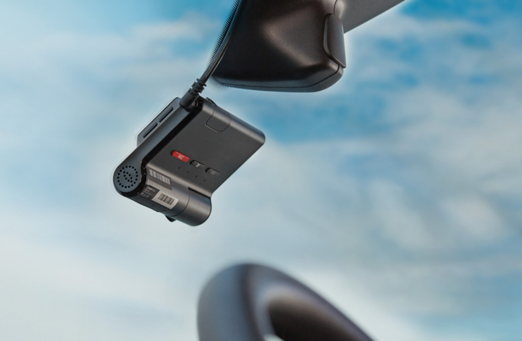 Enhancing Road Safety: The Power of Live Dash Cams